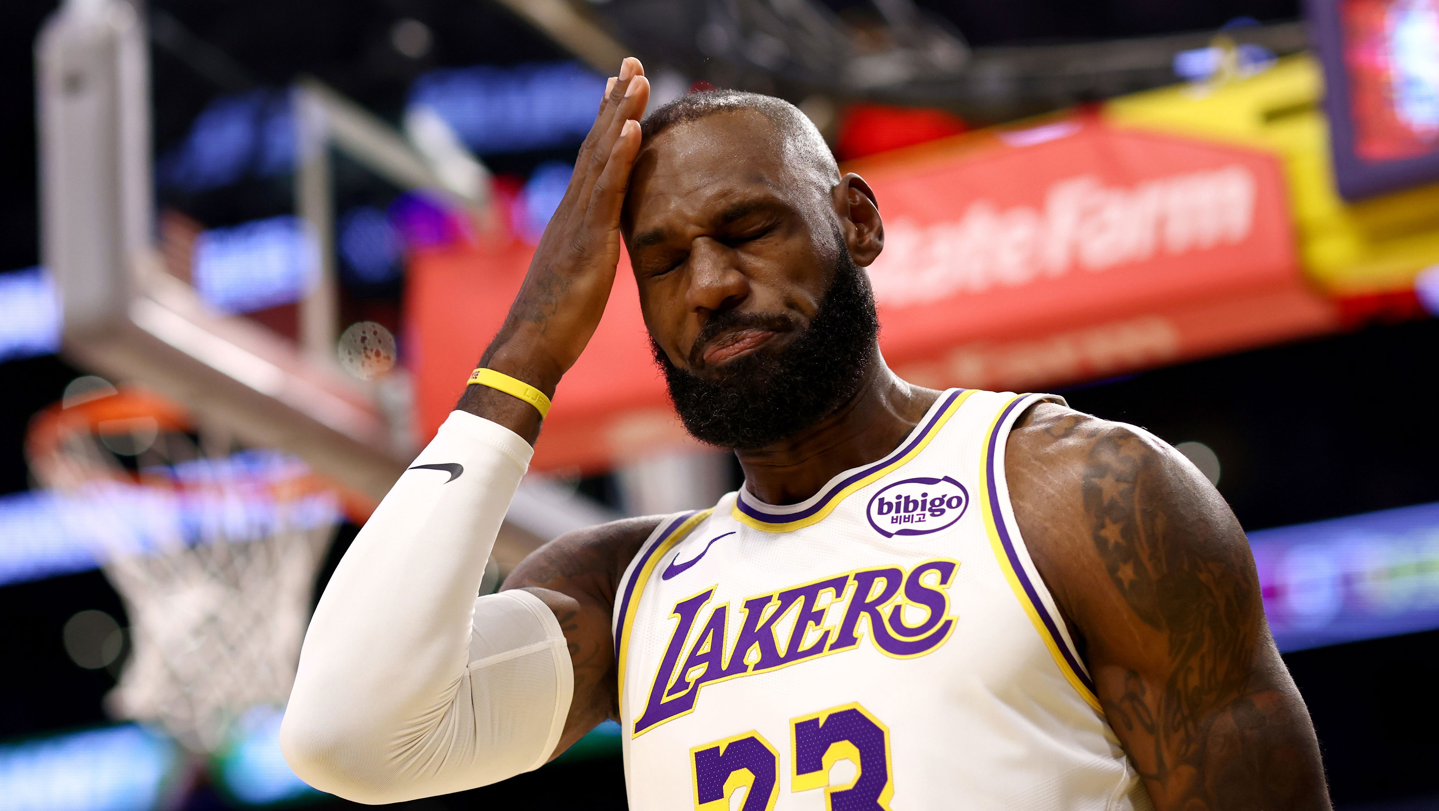 Lakers get sudden bad news on LeBron James