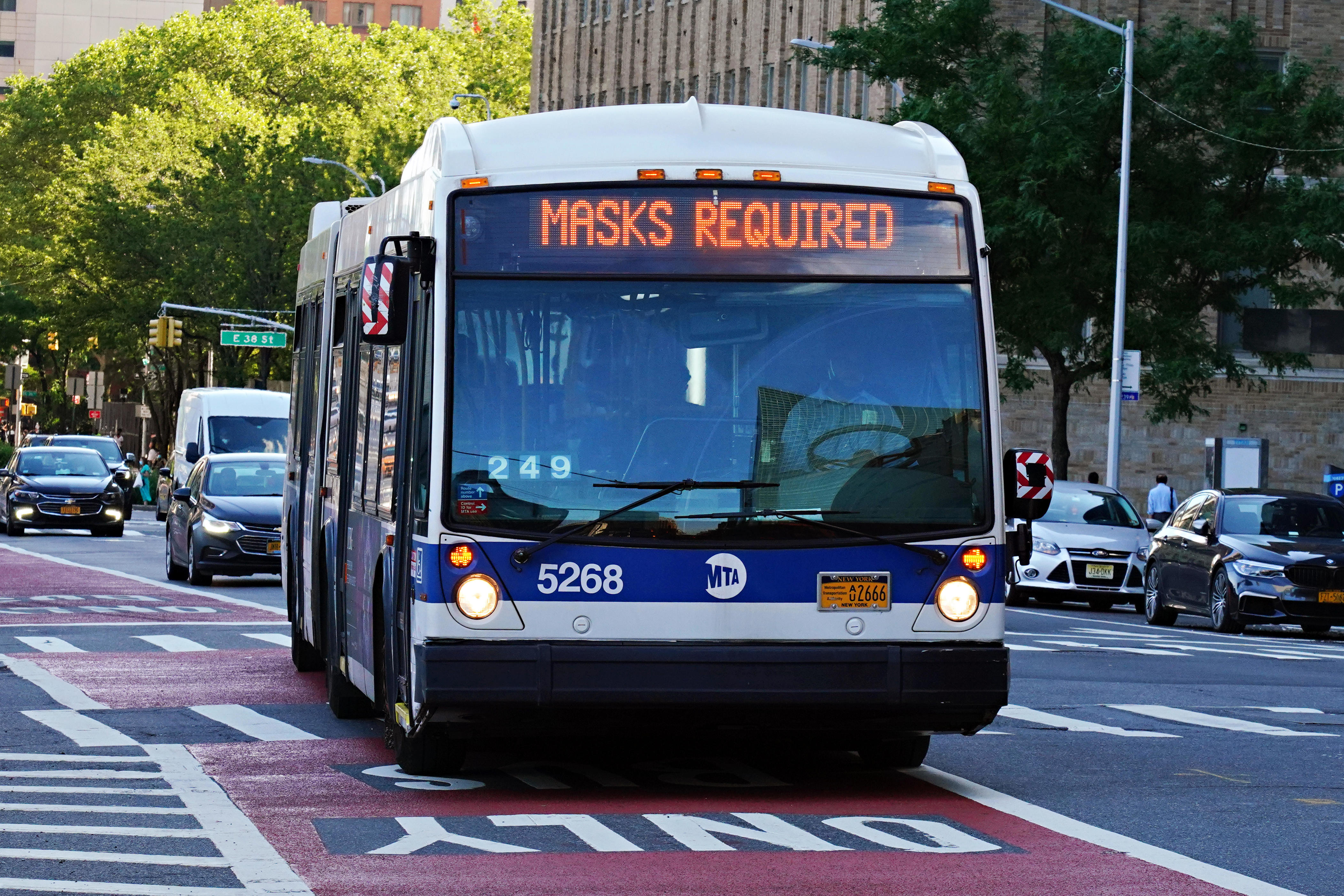 NYC DOT plans Madison Avenue bus lane extension