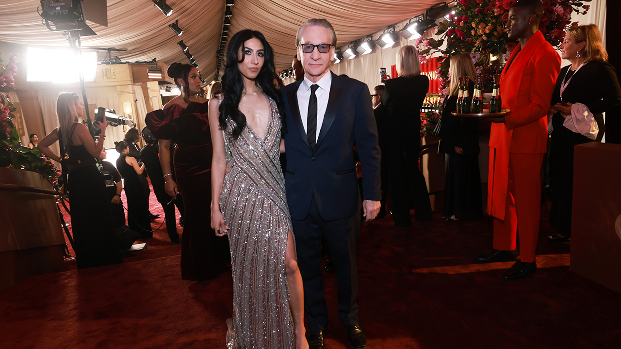 Bill Maher laughs at celebrities wearing 'Be Good' pins, calls ICE ...