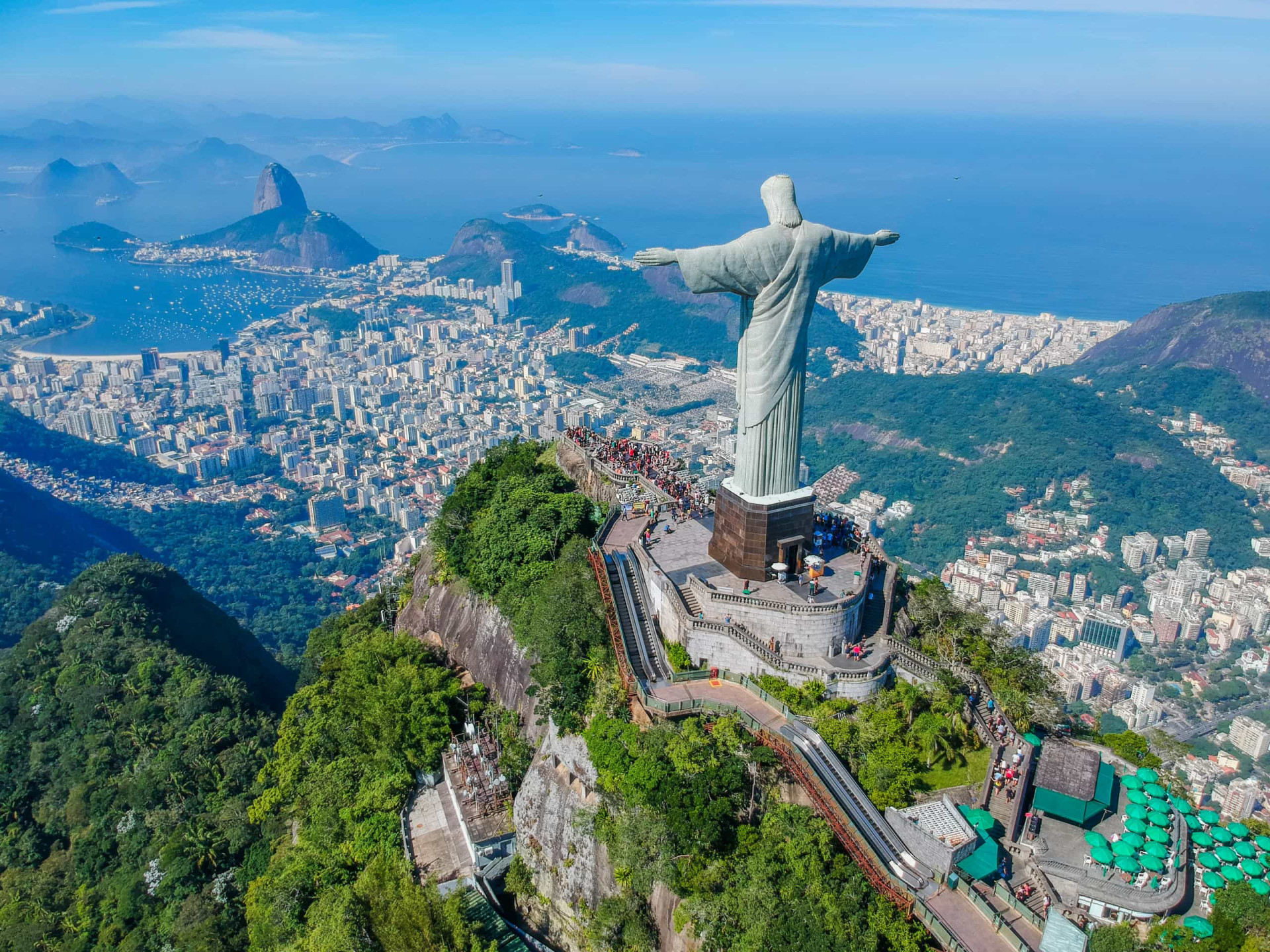 Famous Christ statues from different countries