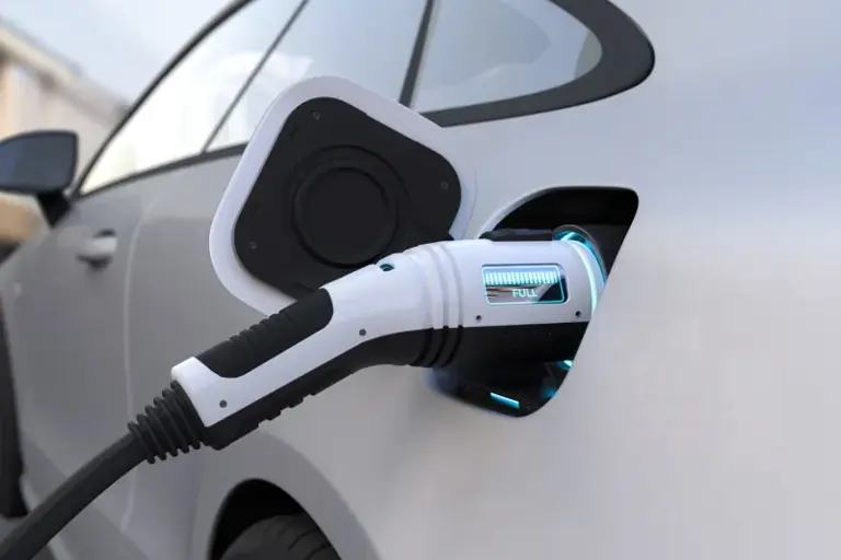 32% of car buyers plan ICE purchases as EV intent drops, report says