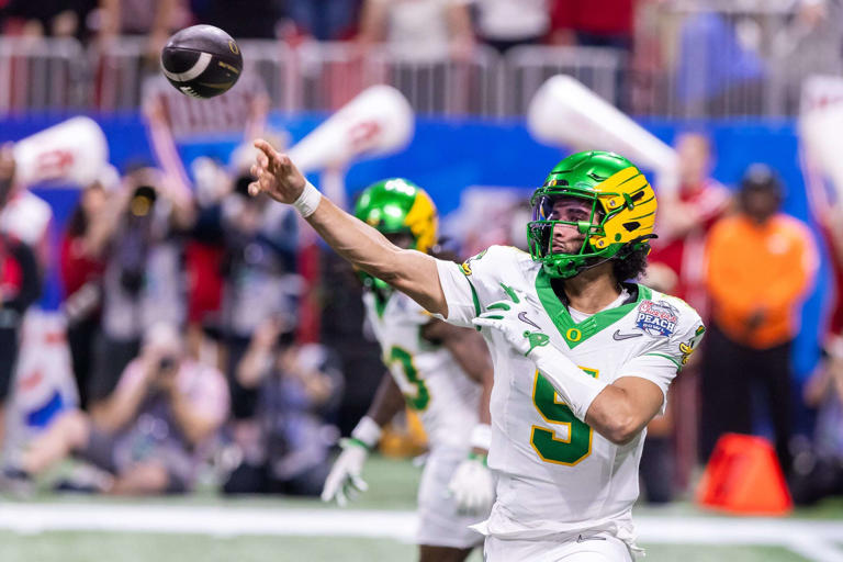Oregon Ducks land transfer QB Dylan Raiola, await Dante Moore’s NFL ...