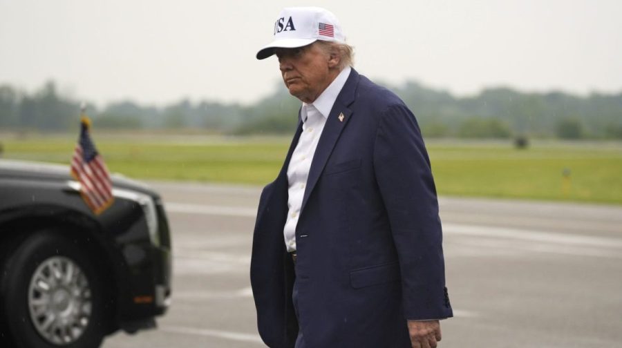 Trump motorcade rerouted due to 'suspicious object' in Florida