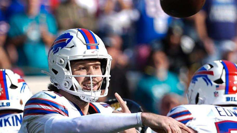 Ex-NFL team doctor says Josh Allen 'hurt, not injured' as Bills prepare ...