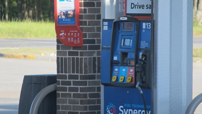 Arkansas gas prices fall 4.3 cents after brief increase