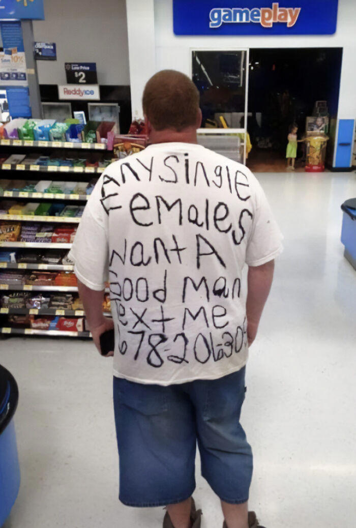 27 of the most chaotic things seen on “People of Walmart”