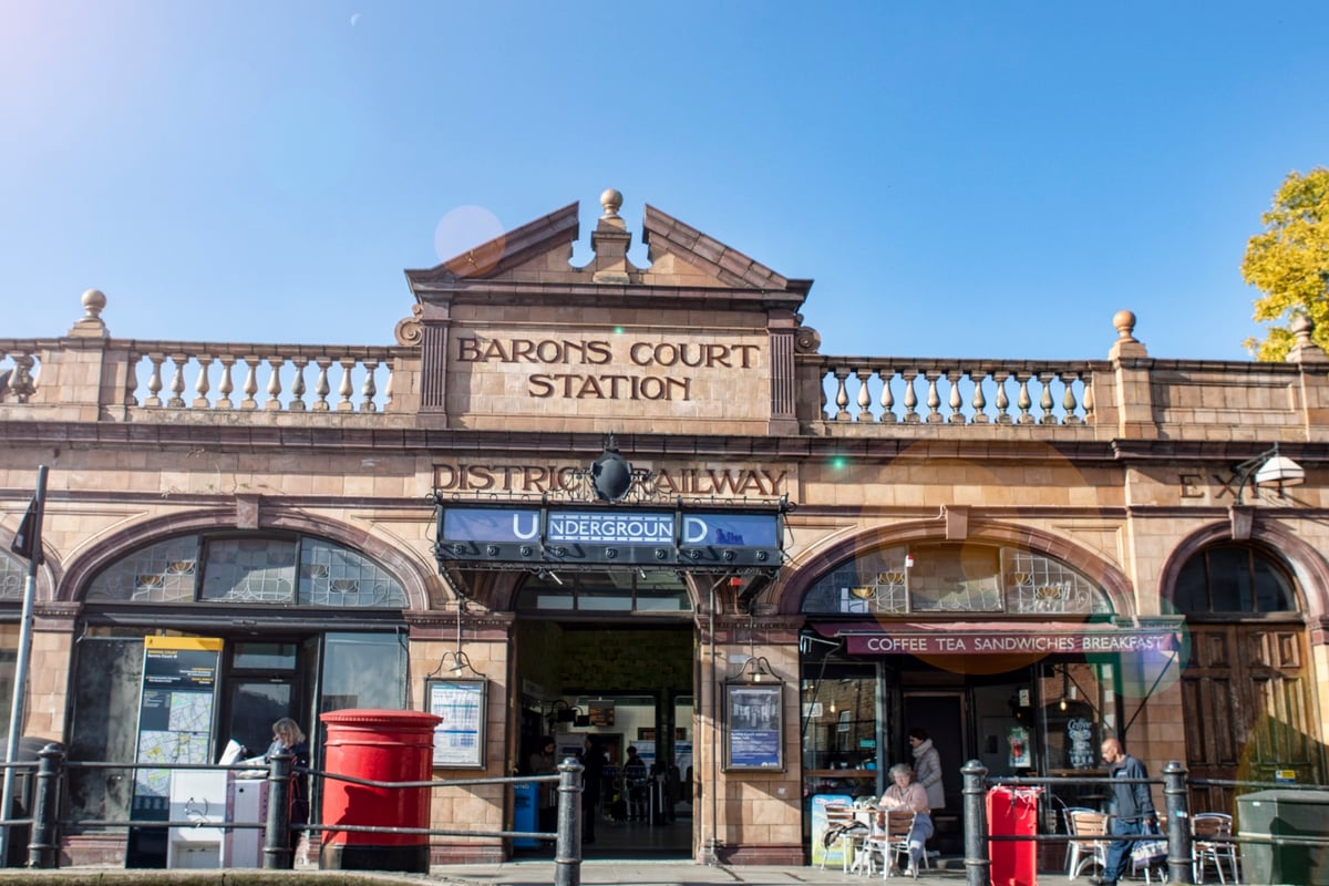 Tube station platforms to close for months for repairs