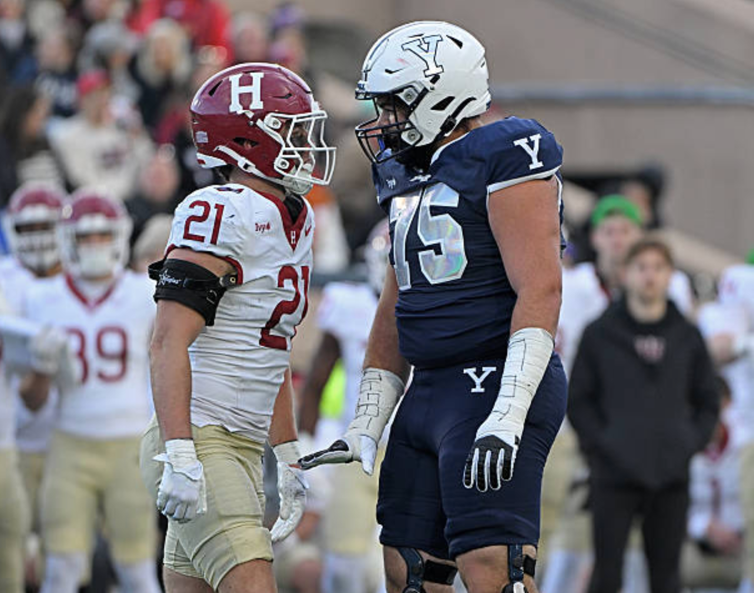 Oregon Ducks land commitment from Yale OT Michael Bennett