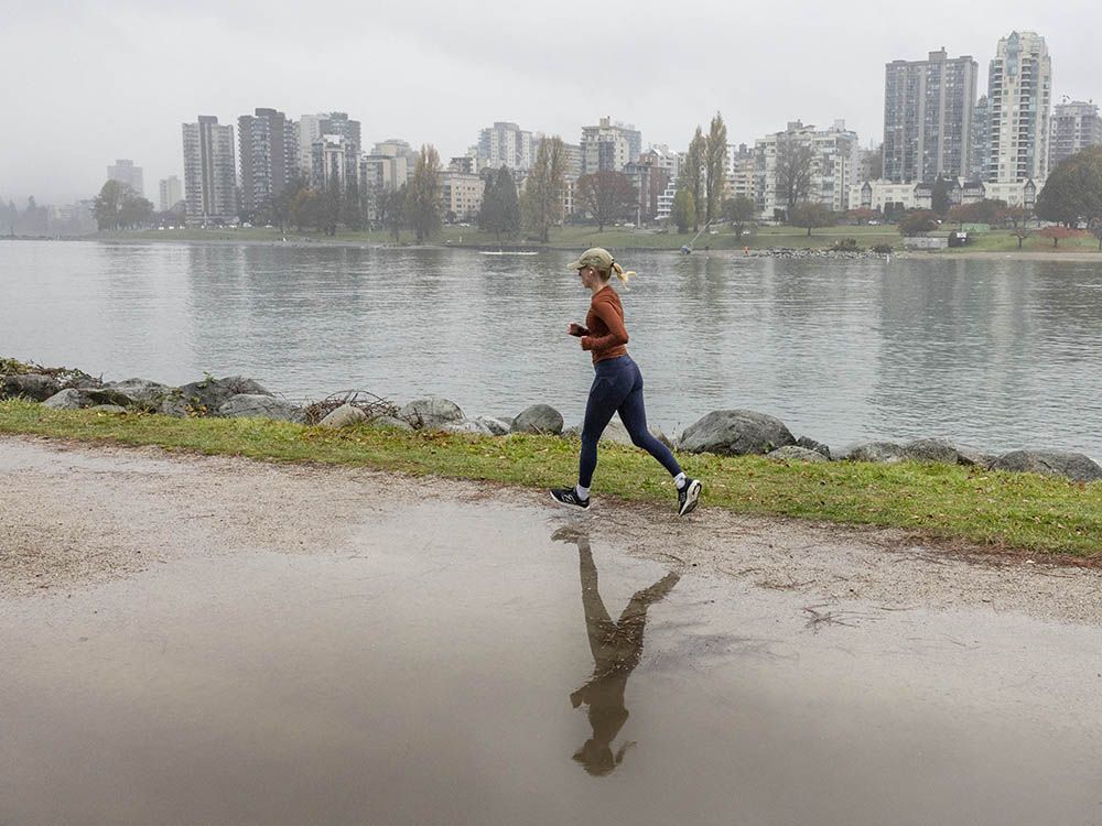 Weather: Heavy rain continues across Metro Vancouver and area Monday