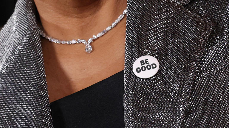 Celebrity anti-ICE pins at Golden Globes spark mixed reactions online ...