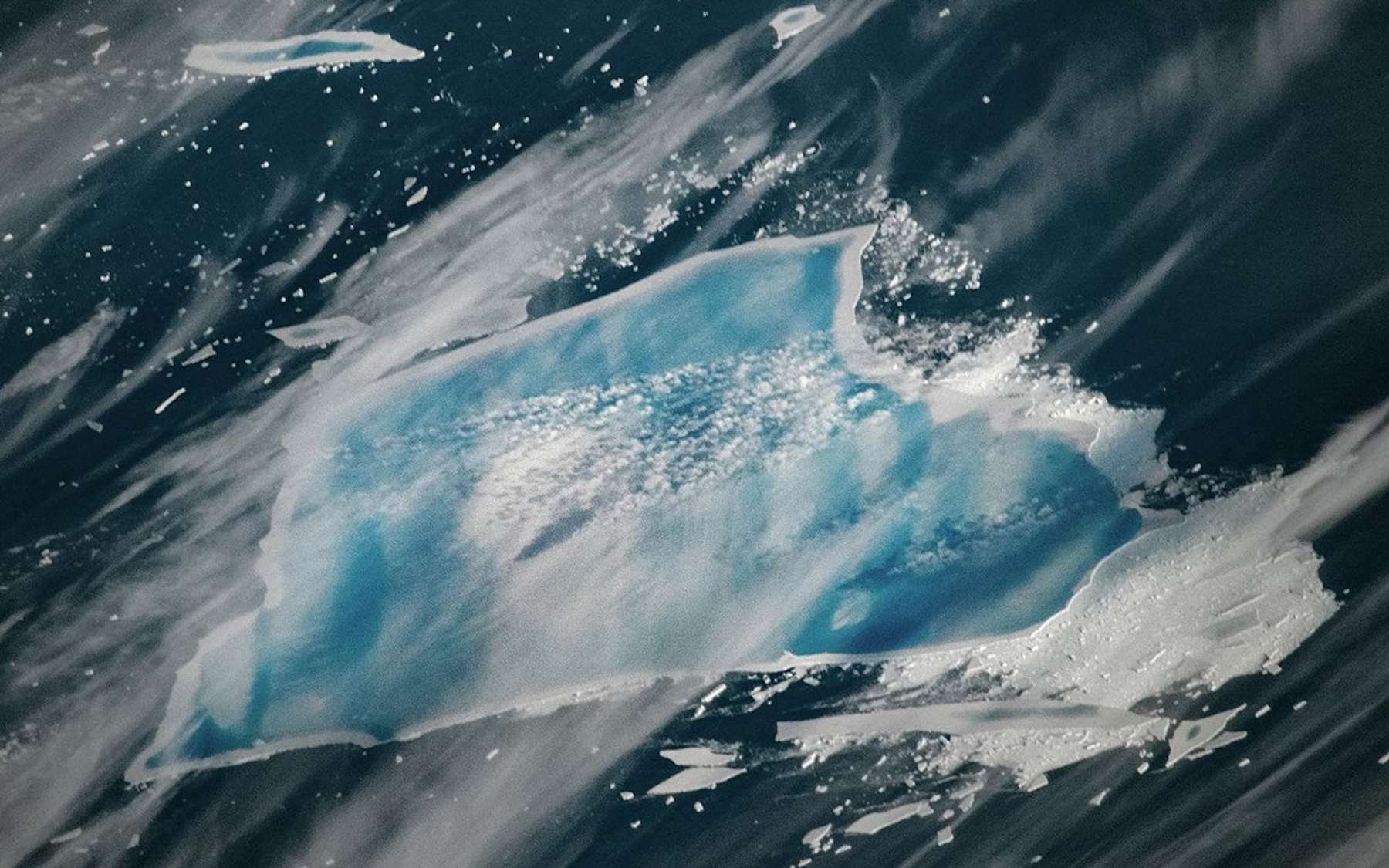 Le plus grand iceberg du monde a changé de couleur, et c’est très ...