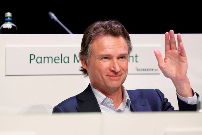 Heineken CEO, facing slow sales and unsatisfied investors, steps down