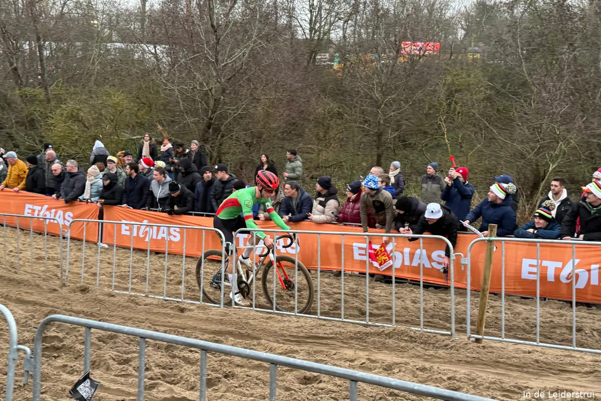 Meteen pech, daarna een ongekende remonte: Mees Hendrikx (vijfde) doet ...