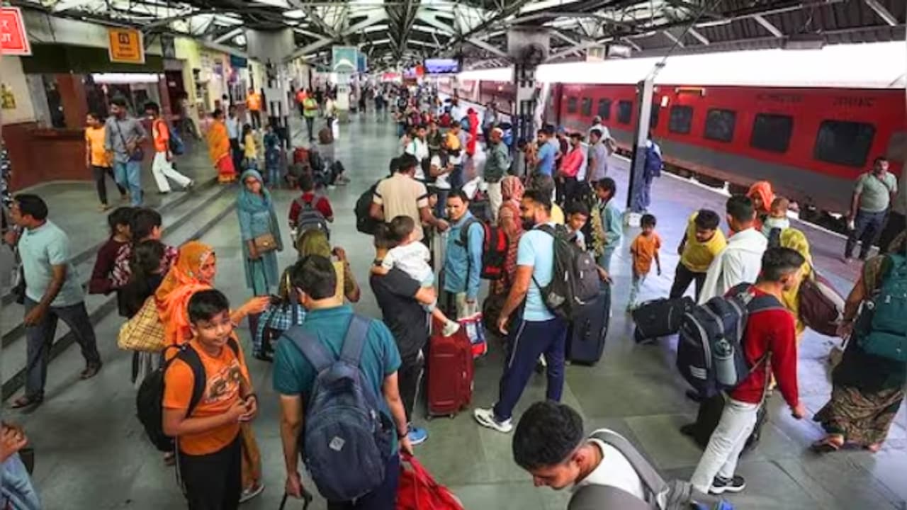 Most passengers don't know this: What railways must give if trains run late