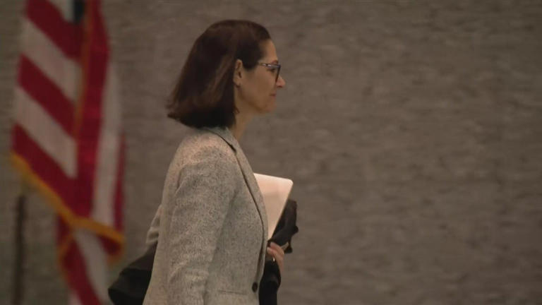 Former ComEd CEO Anne Pramaggiore reports to prison