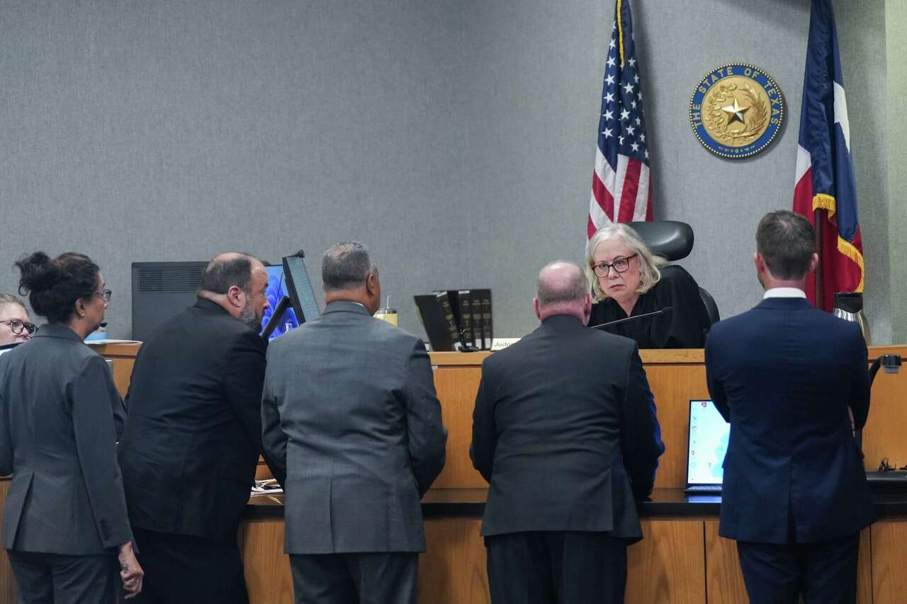 How a Texas court 500 miles from Austin changed an APD officer's fate ...