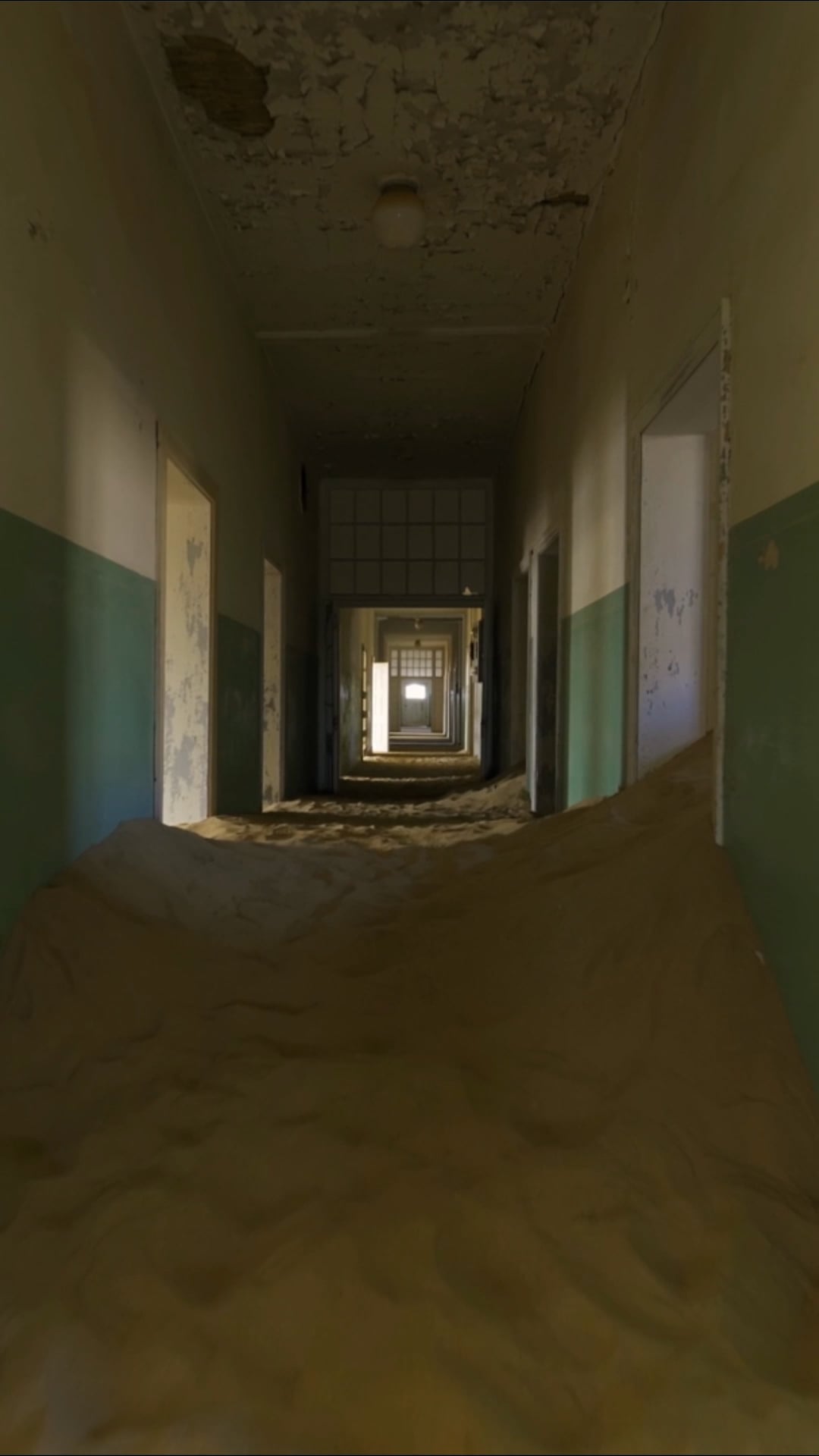 Kolmanskop: Drone views of Namibia's deserted diamond town