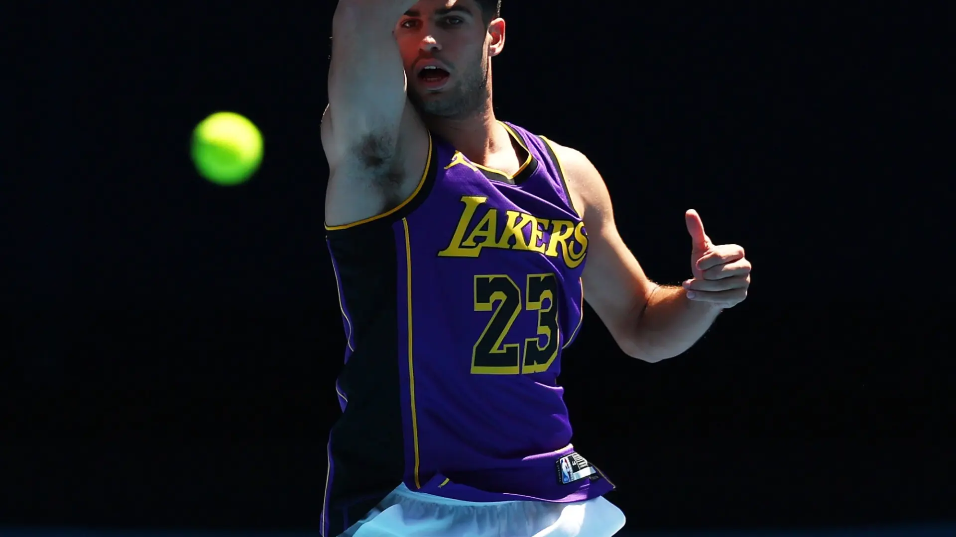 Carlos Alcaraz ya entrena en Australia bajo una gran atención mediática ...