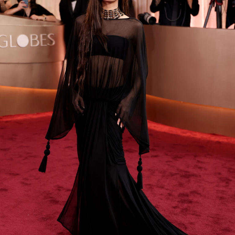 The Golden Globes red carpet proved gothic glamour is fashion’s power ...