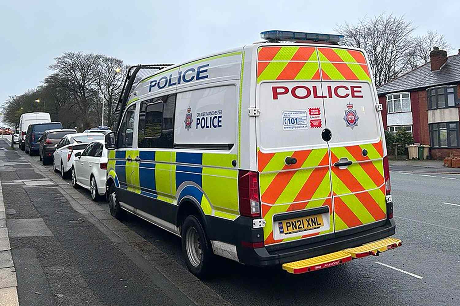 3 teenagers and a taxi driver killed in 'devastating' head-on collision ...