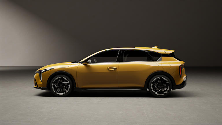 Hybrid powertrains continue to play 'a very important role' in the UK ...