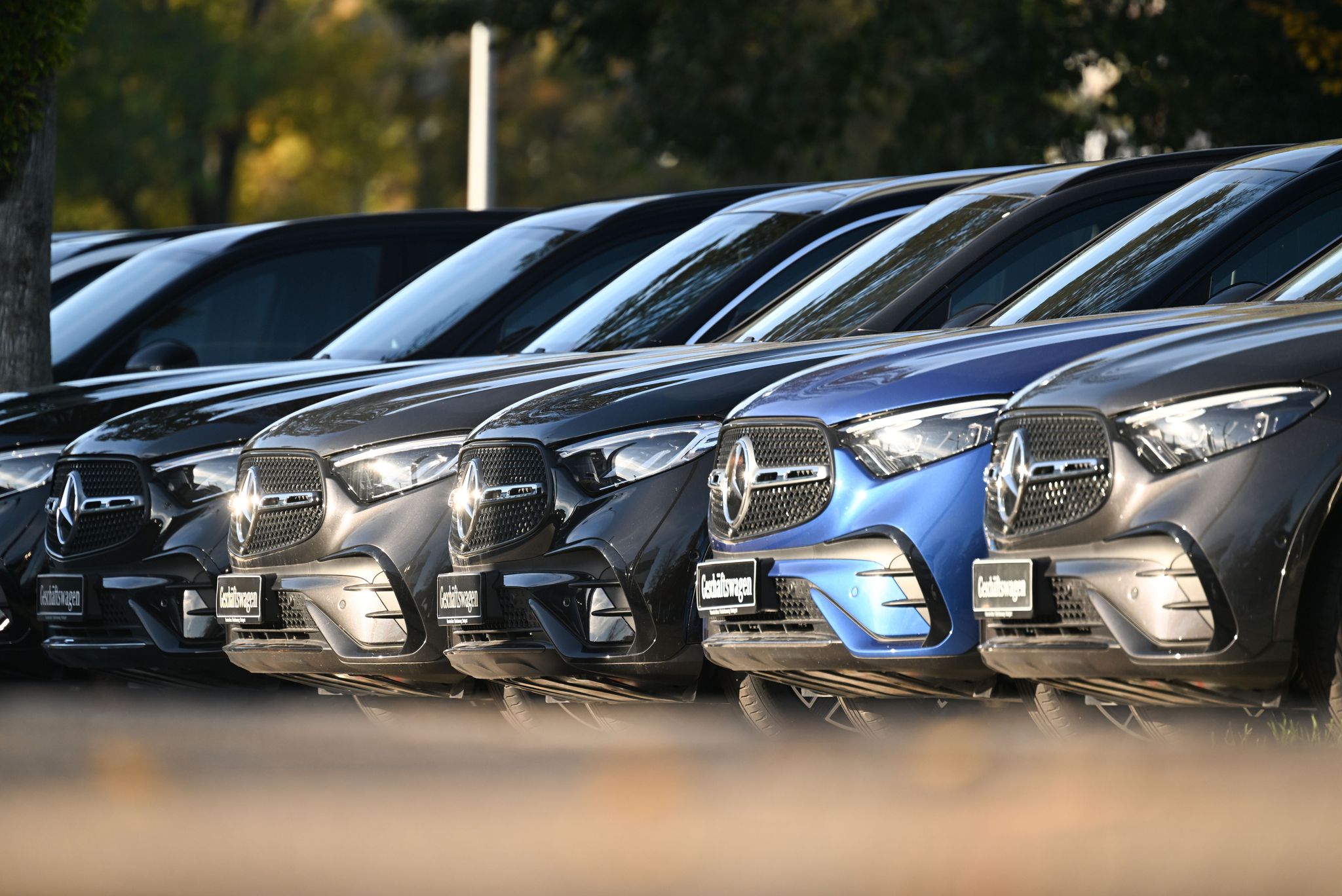 Mercedes-Benz verkauft weniger Autos