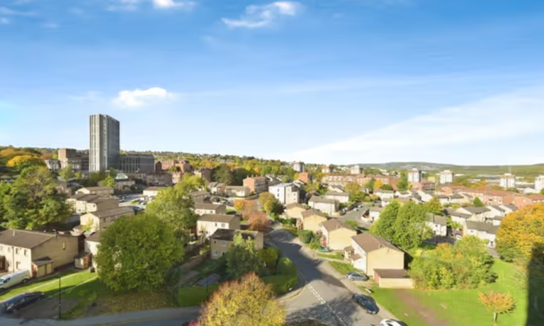 Sheffield homes: Two-bed flat on edge of city centre hits market at £ ...