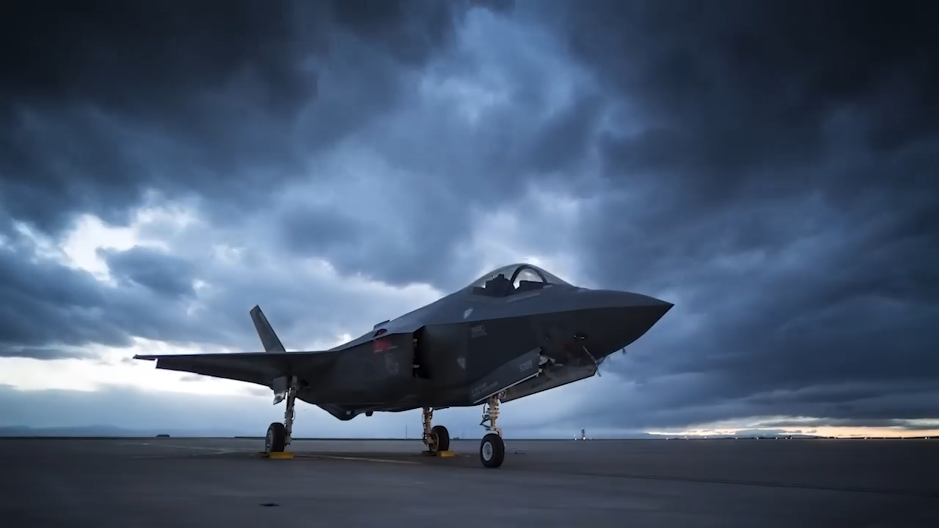 Police radar goes crazy, then an F-16 screams overhead | Caught on camera