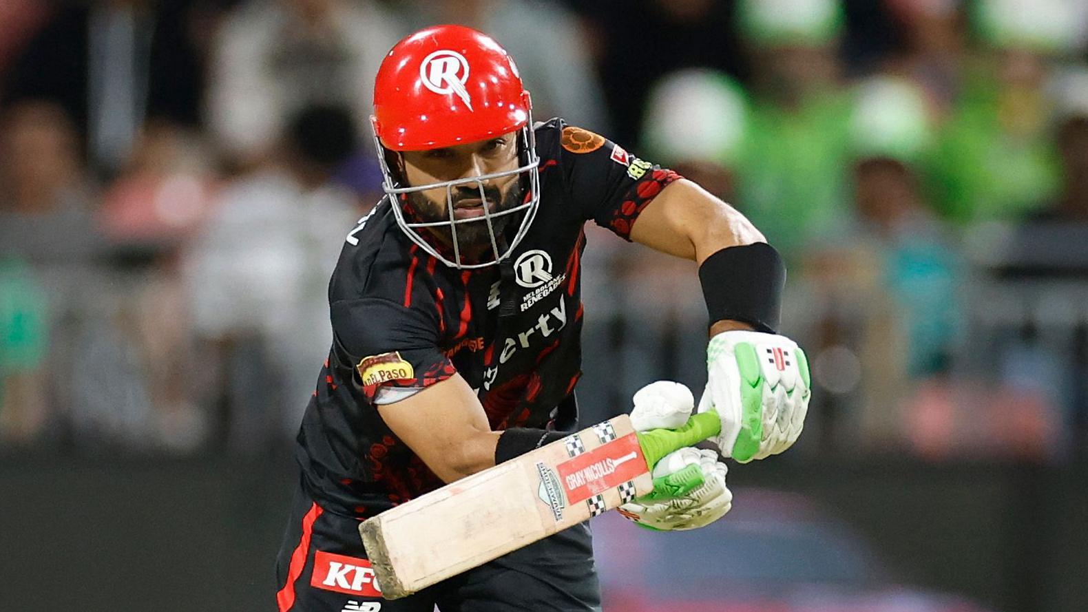 Rizwan retired out as Renegades lose to Thunder