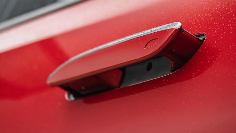 Les voitures avec poignées électriques pourraient être interdites en Chine