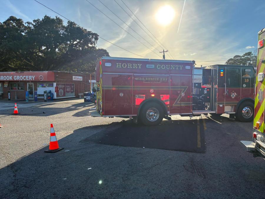 2 hospitalized in Loris area 2-vehicle crash