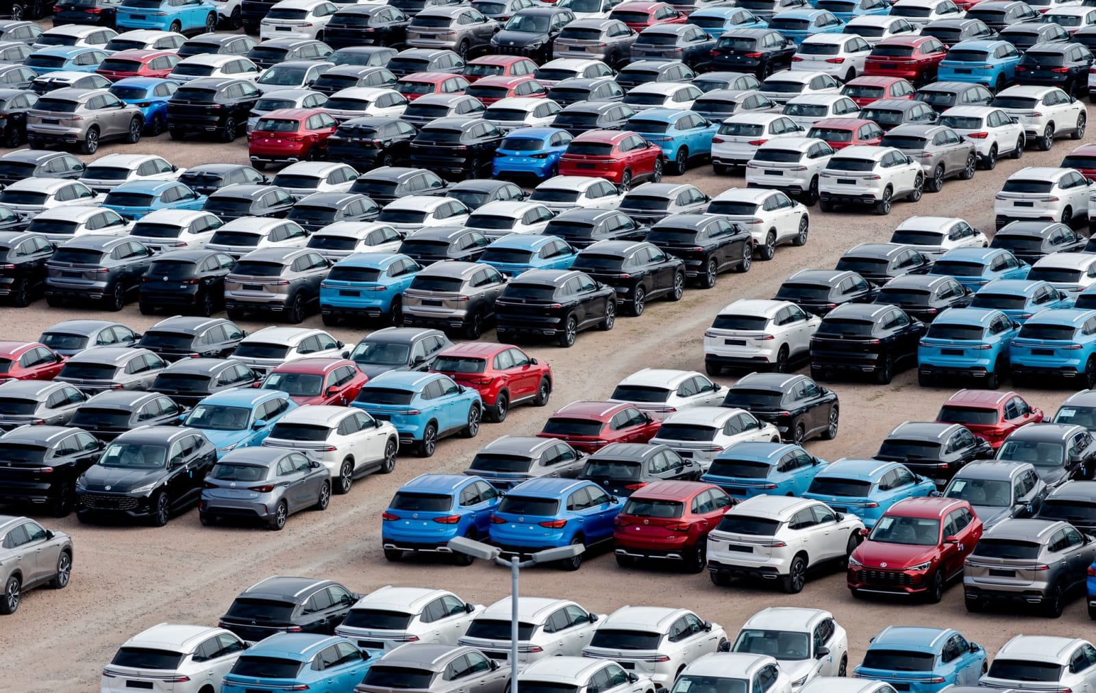 EU offers price undertakings to Chinese e-car makers in subsidies row