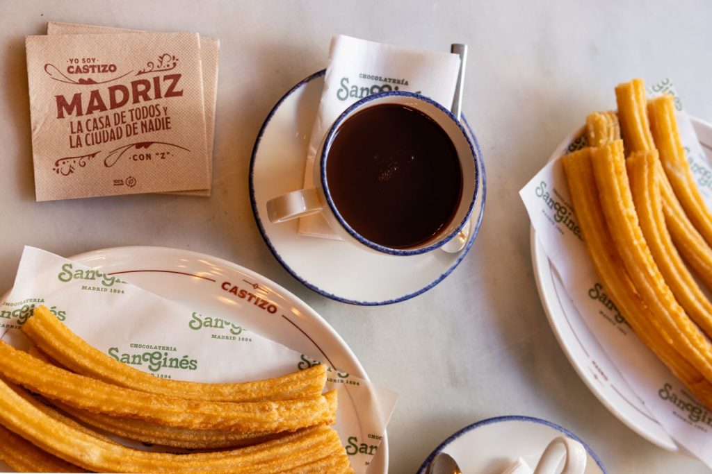 El chocolate con churros más famoso de Madrid encuentra nueva casa en ...