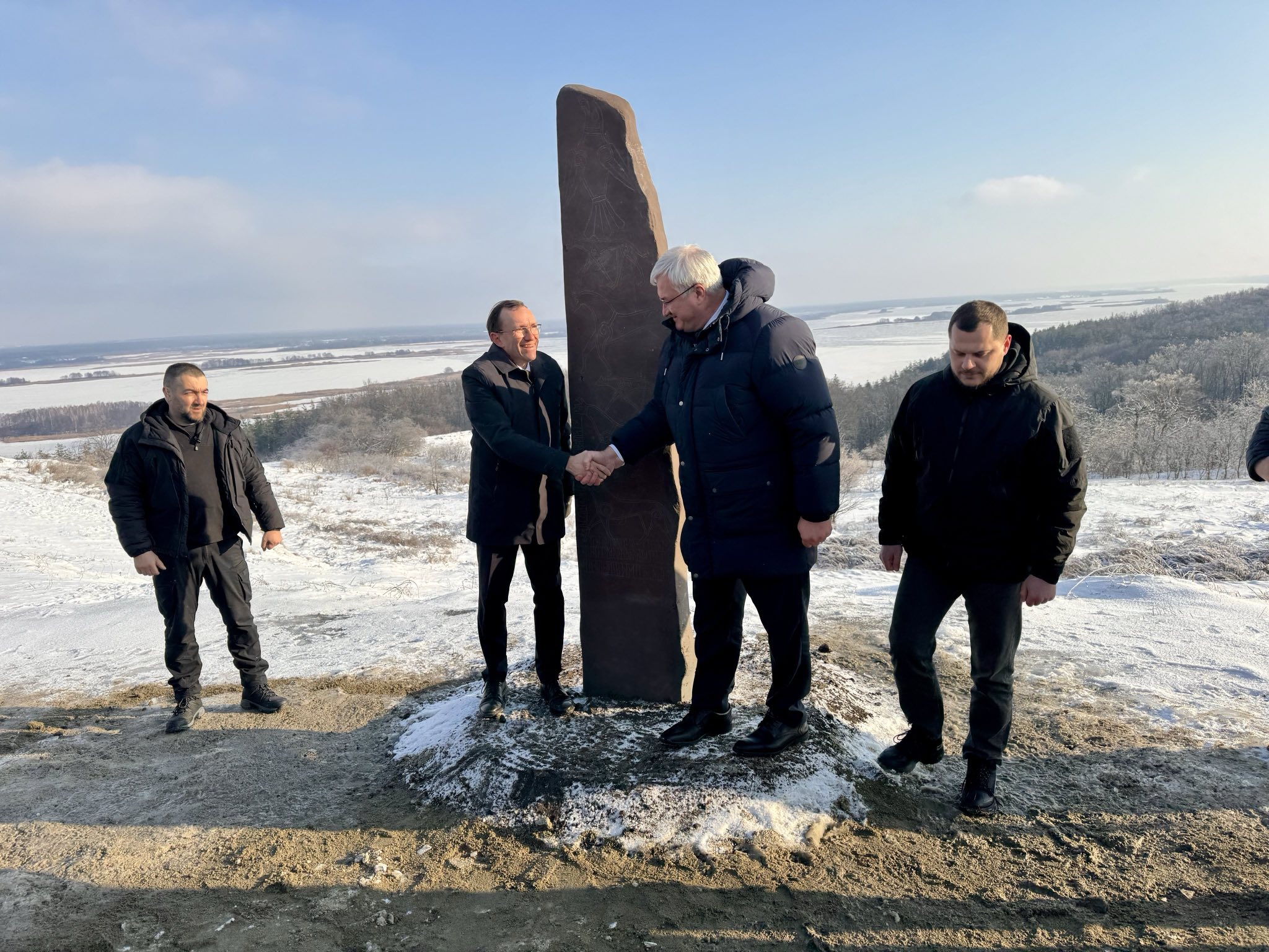 Eide avduket kopi av runestein i Ukraina