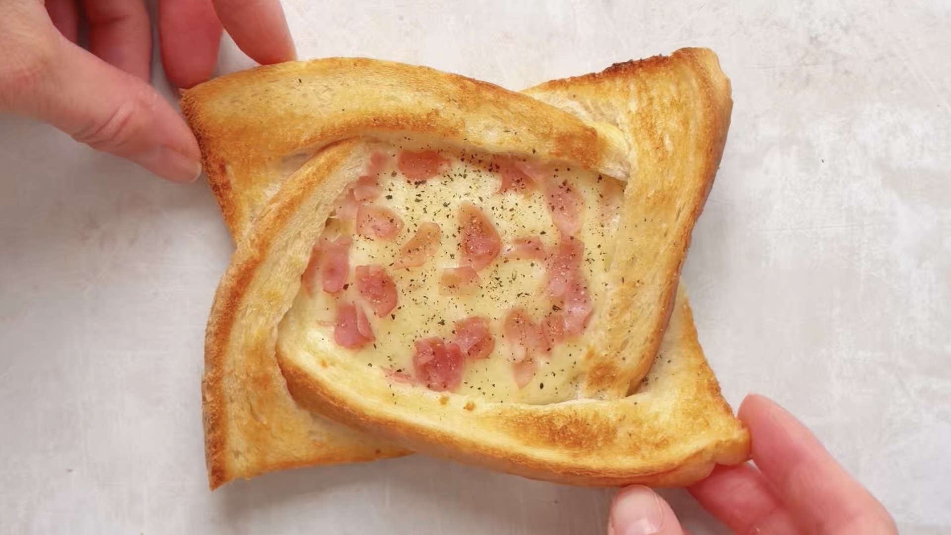 Toast al prosciutto e formaggio