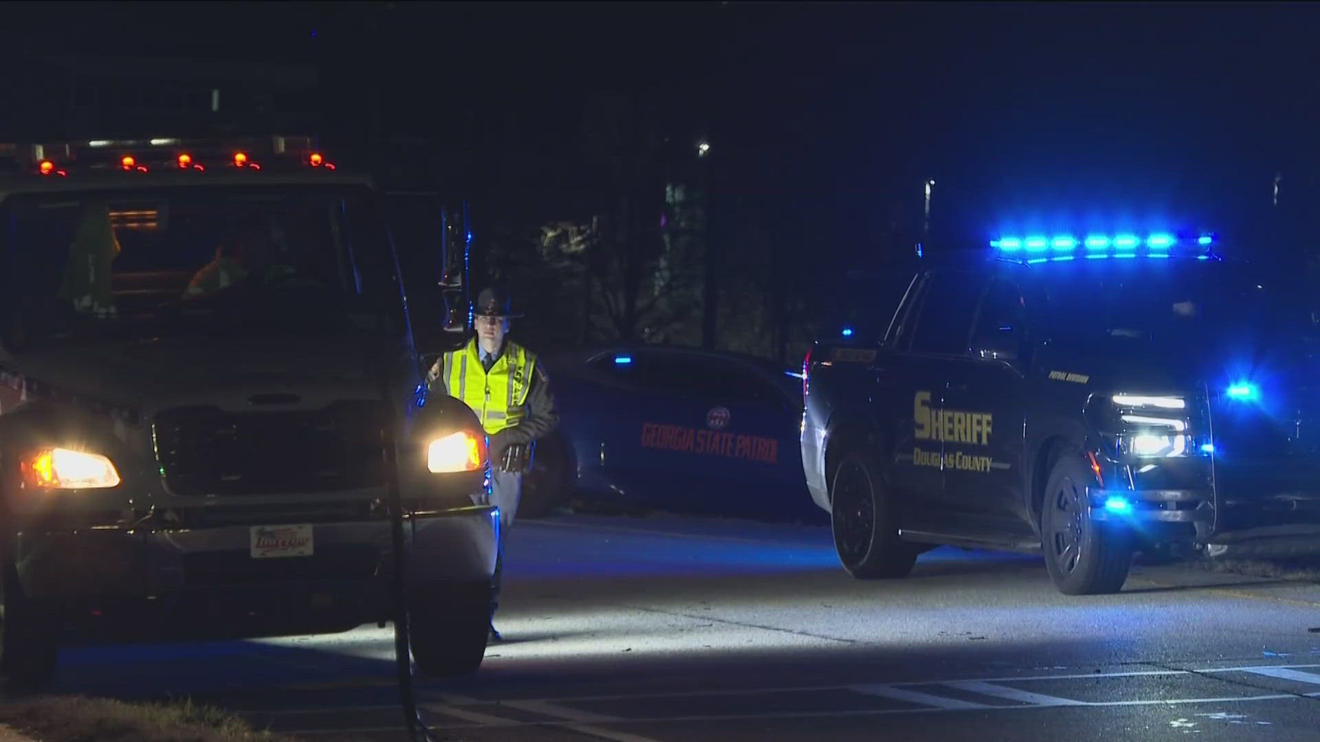 Douglas County deputy hospitalized in Sunday morning crash