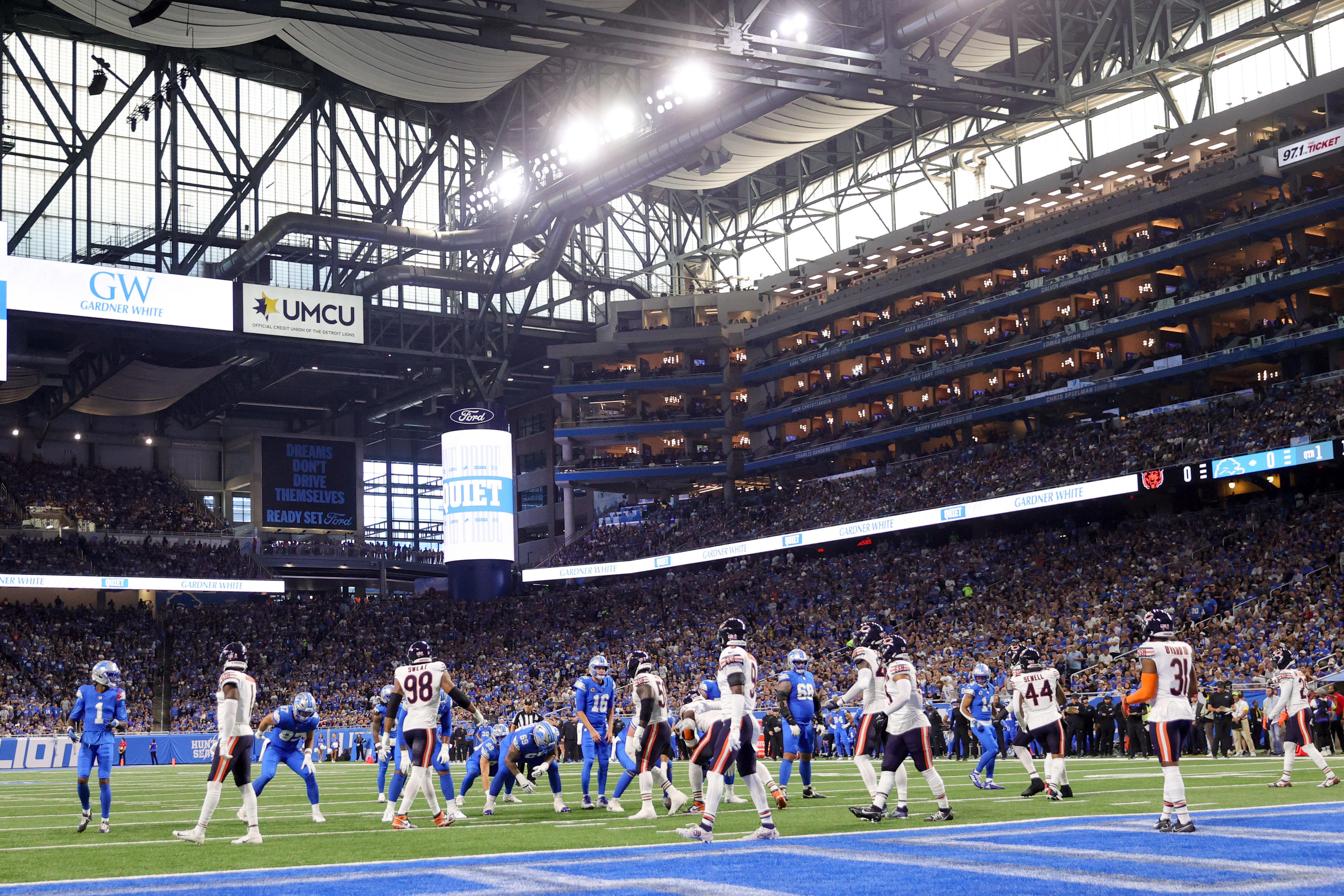 Lions' NFL draft slot surrounded by defensive stars in ESPN big board