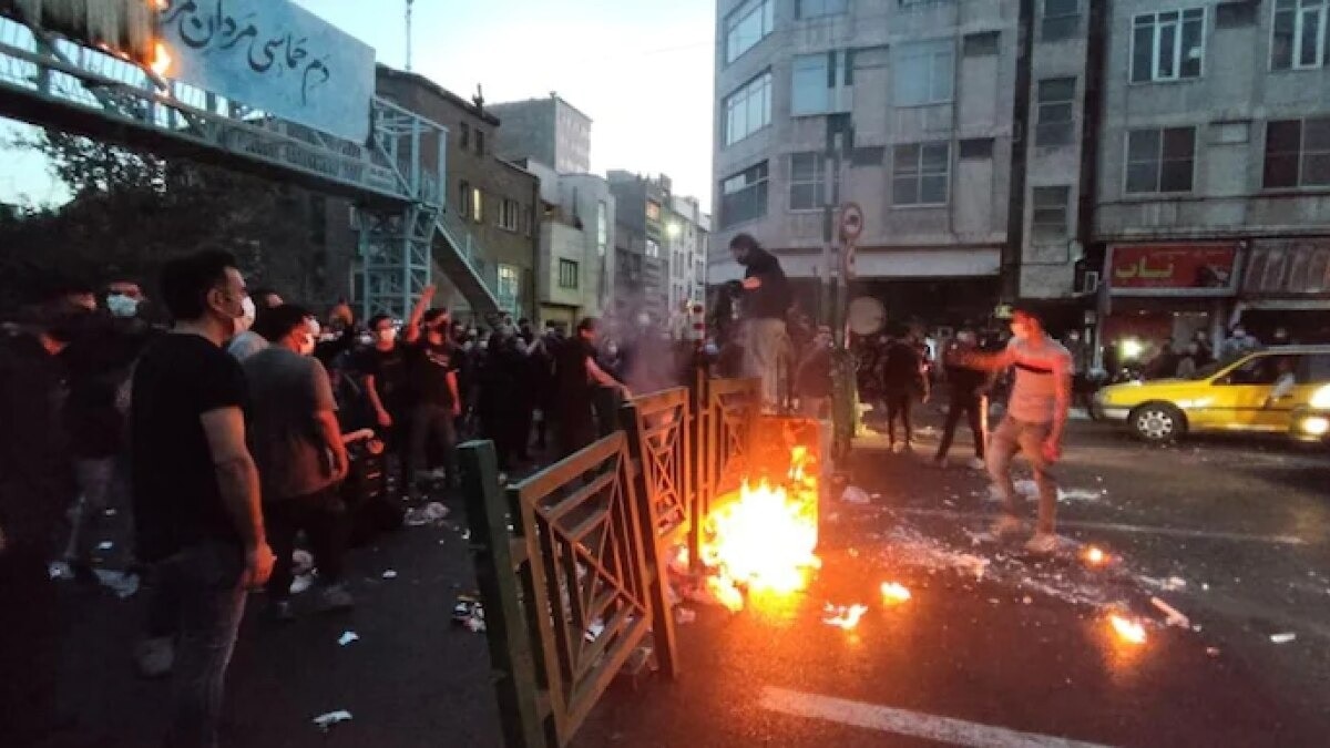 Tumbling currency or regime change: What triggered Iran's deadly protests