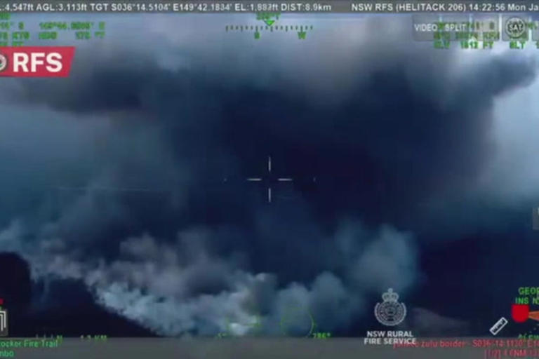 Aerial footage shows scale of Australian bush fire at national park