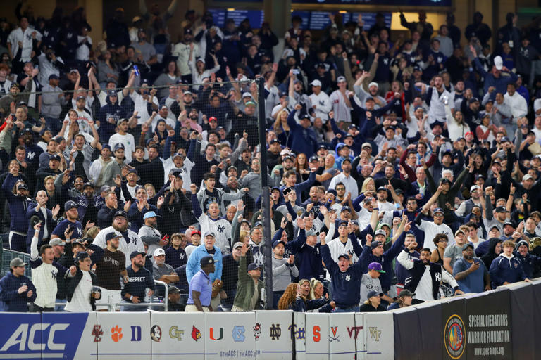 Pinstripe Alley is looking for new writers