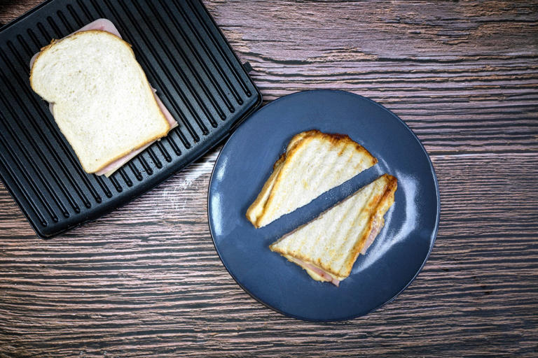 Einfacher Trick: So bleibt dein Sandwichtoaster immer sauber