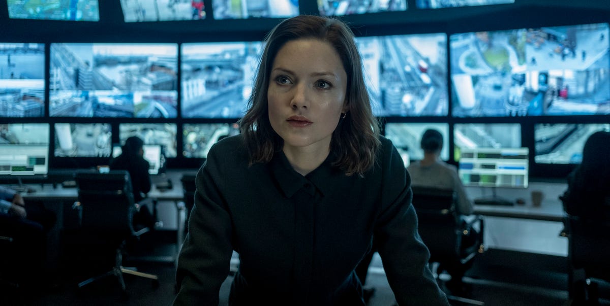 Near-perfect mystery thriller with "more twists than a cheap garden ...