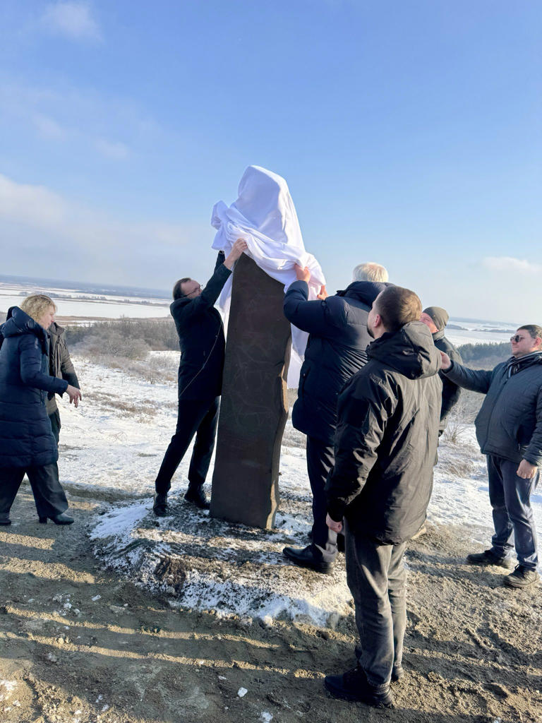 Eide avduket kopi av runestein i Ukraina