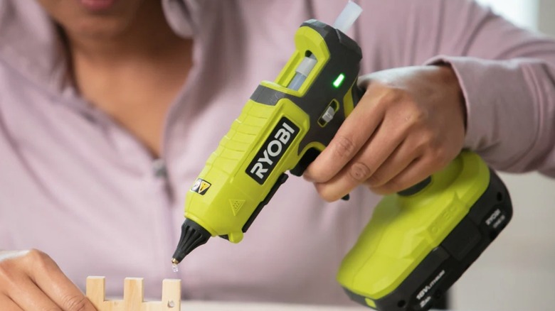 The best all-purpose Ryobi glue gun, according to users