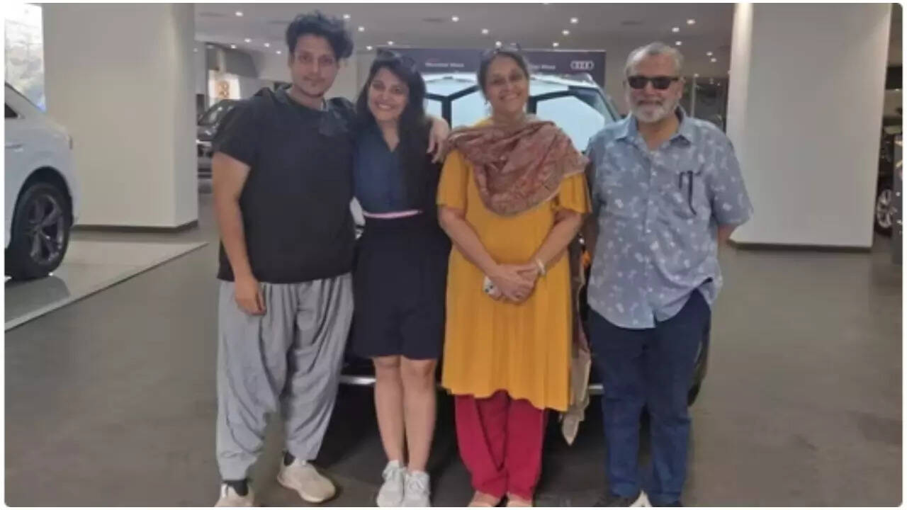 Pankaj Kapur brings home swanky new luxury car, poses with wife Supriya ...