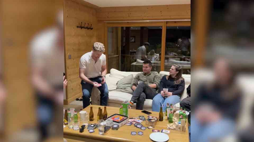 Revealing the cleanest card vanish trick