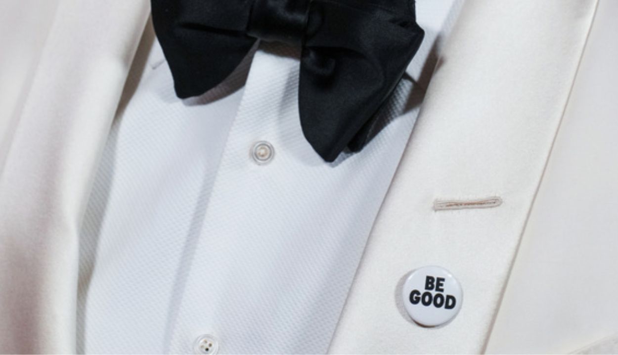 Mark Ruffalo, Wanda Sykes, and others wore 'Be Good' pins at Golden ...