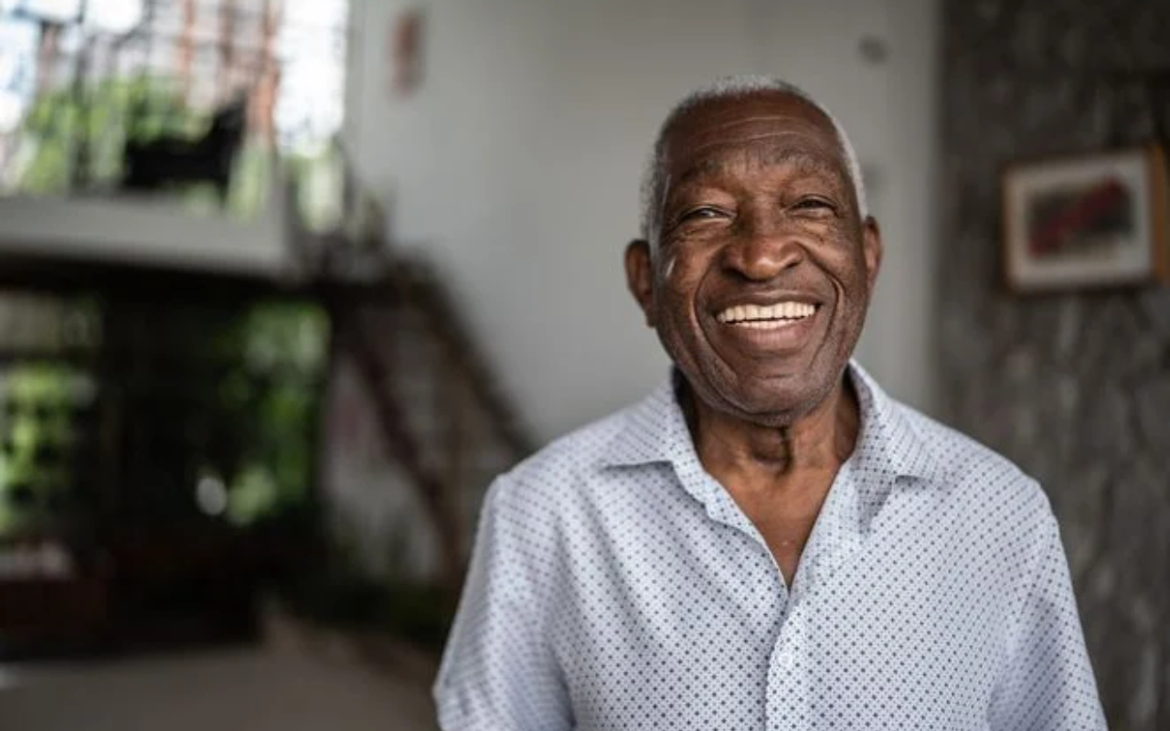 Para evitar a tristeza e aumentar a felicidade, você deve aderir a ...