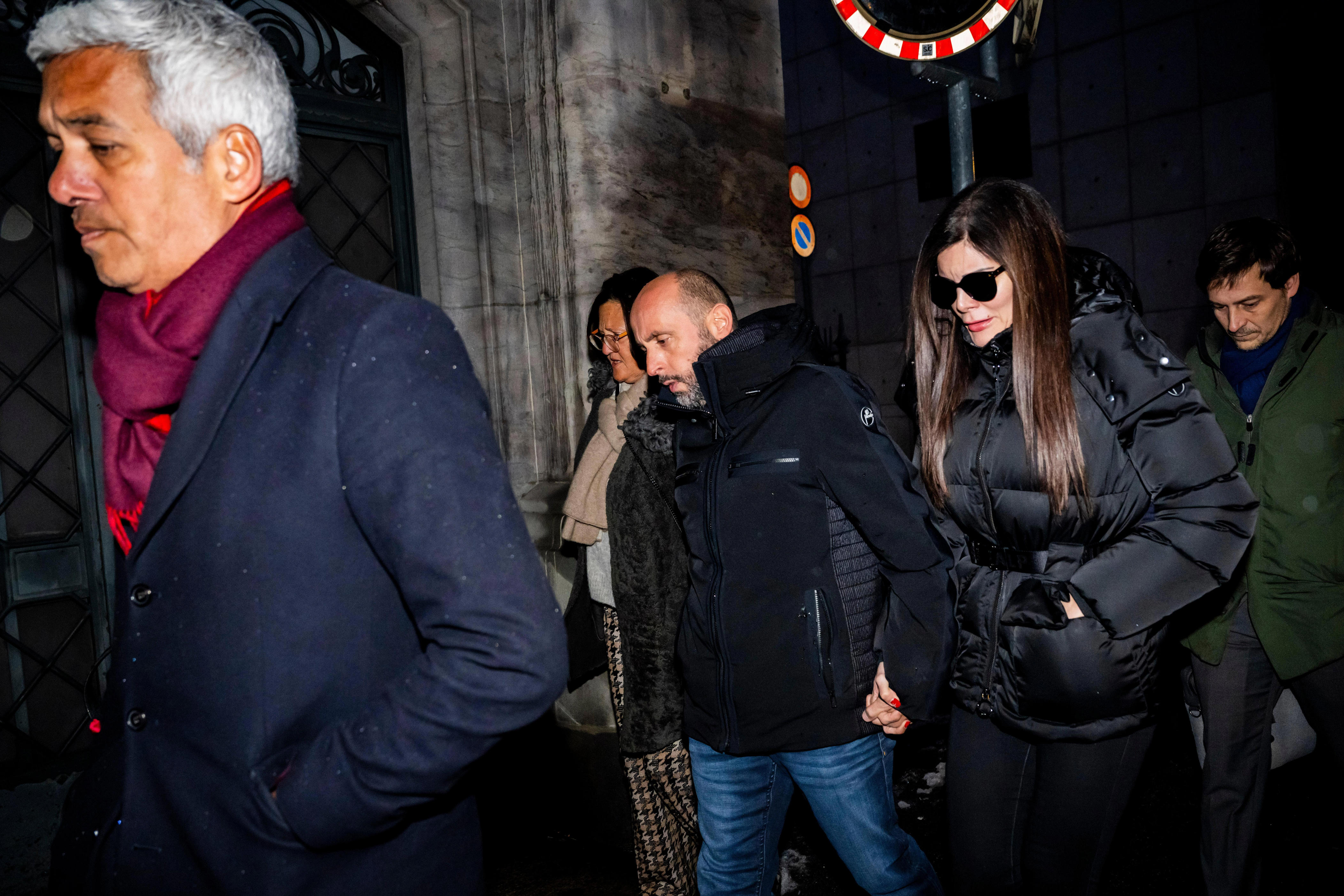 Coproprietária de bar suíço onde morreram 40 pessoas em liberdade ...