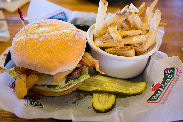 30 dishes people should stop ordering as revealed by fast food workers ...